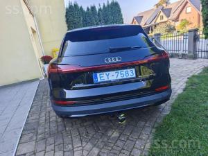 Melns Audi E-Tron 2020 Rīga, ar dzinēja tilpumu 0.00 L un nobraukumu 190 tūkst. km par 19900 €, foto 7 vietnē AUTOMOTO.COM.LV