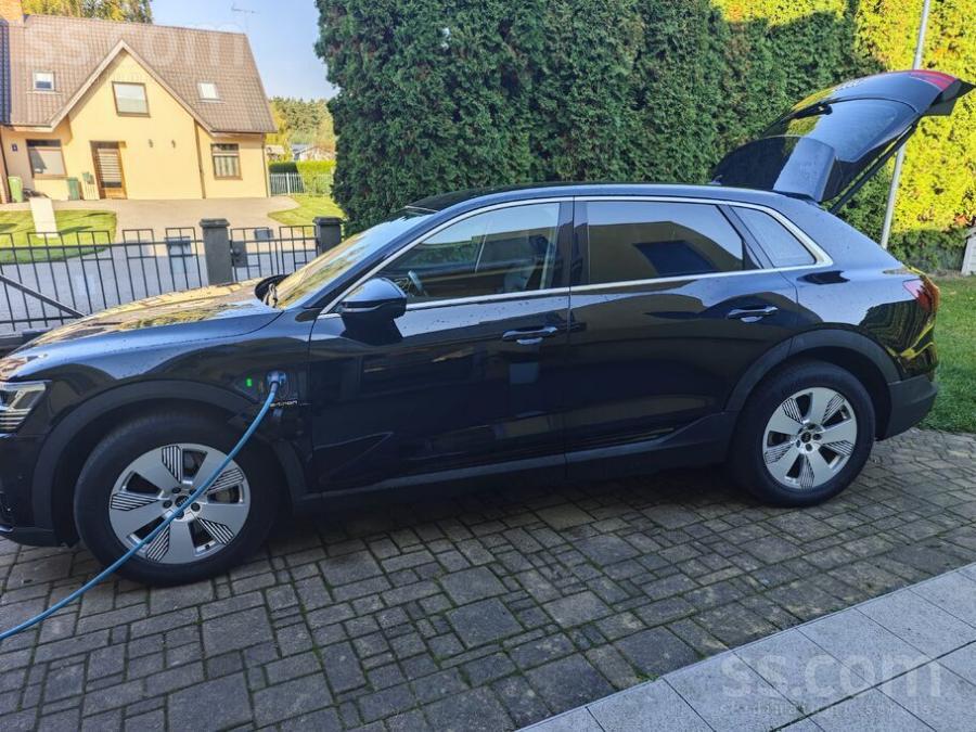 Melns Audi E-Tron 2020 Rīga, ar dzinēja tilpumu 0.00 L un nobraukumu 190 tūkst. km par 19900 €, foto 9 vietnē AUTOMOTO.COM.LV