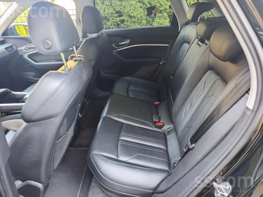 Melns Audi E-Tron 2020 Rīga, ar dzinēja tilpumu 0.00 L un nobraukumu 190 tūkst. km par 19900 €, foto 15 vietnē AUTOMOTO.COM.LV