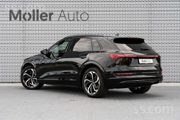 Black Audi E-Tron 2021 in Riga, with an engine capacity of 0.00 L and mileage of 67 thousand km for 32300 €, photo 3 on AUTOMOTO.COM.LV
