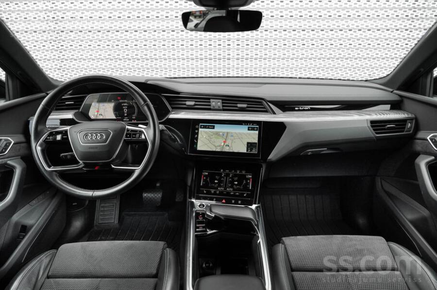 Black Audi E-Tron 2021 in Riga, with an engine capacity of 0.00 L and mileage of 67 thousand km for 22490 €, photo 8 on AUTOMOTO.COM.LV
