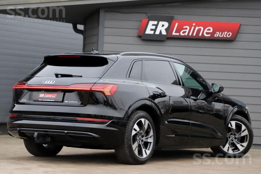 Black Audi E-Tron 2021 in Tukums, with an engine capacity of 0.00 L and mileage of 132 thousand km for 28500 €, photo 3 on AUTOMOTO.COM.LV
