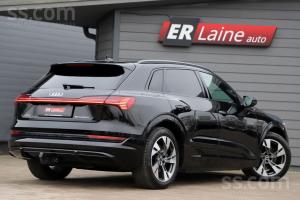 Black Audi E-Tron 2021 in Tukums, with an engine capacity of 0.00 L and mileage of 132 thousand km for 28500 €, photo 3 on AUTOMOTO.COM.LV