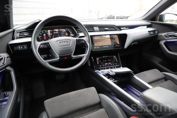 Black Audi E-Tron 2021 in Tukums, with an engine capacity of 0.00 L and mileage of 132 thousand km for 28500 €, photo 7 on AUTOMOTO.COM.LV