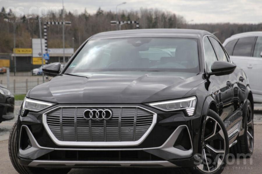 Black Audi E-Tron 2021 in Tukums, with an engine capacity of 0.00 L and mileage of 69 thousand km for 45000 €, photo 11 on AUTOMOTO.COM.LV