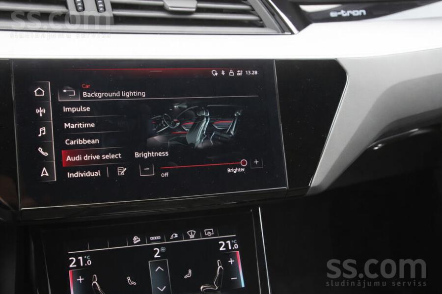 Black Audi E-Tron 2021 in Tukums, with an engine capacity of 0.00 L and mileage of 69 thousand km for 45000 €, photo 24 on AUTOMOTO.COM.LV
