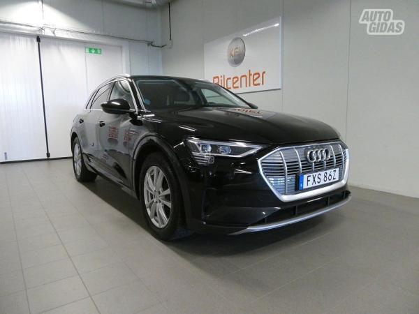 Black Audi E-Tron 2021 in Kaunas, with an engine capacity of 0.00 L and mileage of 66 thousand km for 31272 €, photo 3 on AUTOMOTO.COM.LV