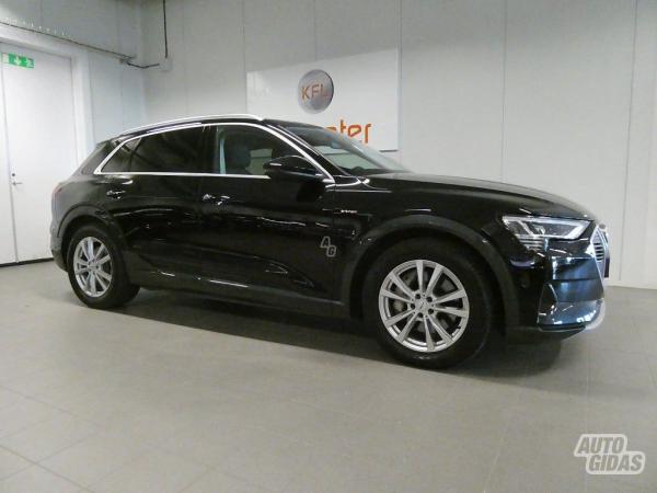 Black Audi E-Tron 2021 in Kaunas, with an engine capacity of 0.00 L and mileage of 66 thousand km for 31272 €, photo 4 on AUTOMOTO.COM.LV