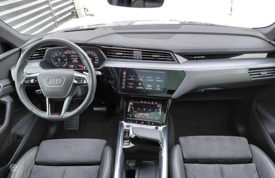 Black Audi E-Tron 2021 in Vilkaviskis, with an engine capacity of 0.00 L and mileage of 50 thousand km for 30200 €, photo 24 on AUTOMOTO.COM.LV