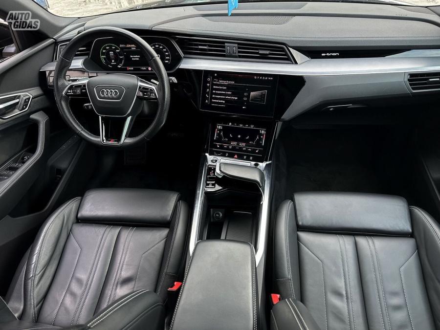 Black Audi E-Tron 2021 in Kaunas, with an engine capacity of 0.00 L and mileage of 180 thousand km for 22900 €, photo 8 on AUTOMOTO.COM.LV