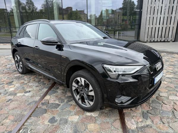Black Audi E-Tron 2021 in Riga, with an engine capacity of 0.00 L and mileage of 124 thousand km for 29555 €, photo 1 on AUTOMOTO.COM.LV