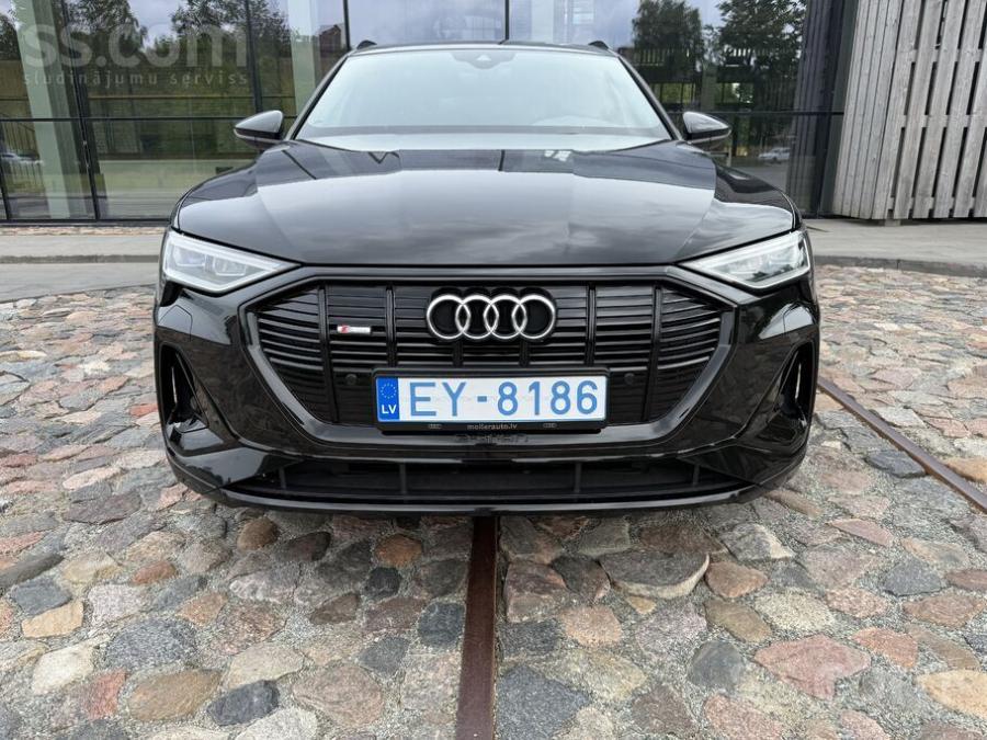 Melns Audi E-Tron 2021 Rīga, ar dzinēja tilpumu 0.00 L un nobraukumu 124 tūkst. km par 29555 €, foto 4 vietnē AUTOMOTO.COM.LV