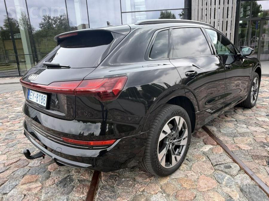 Melns Audi E-Tron 2021 Rīga, ar dzinēja tilpumu 0.00 L un nobraukumu 124 tūkst. km par 29555 €, foto 6 vietnē AUTOMOTO.COM.LV