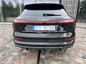 Melns Audi E-Tron 2021 Rīga, ar dzinēja tilpumu 0.00 L un nobraukumu 124 tūkst. km par 29555 €, foto 8 vietnē AUTOMOTO.COM.LV
