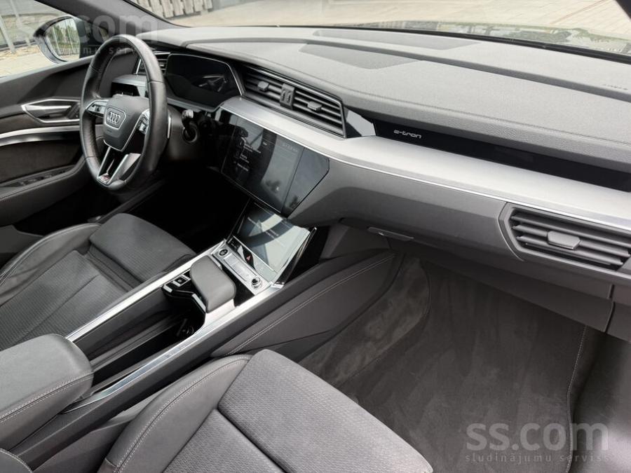 Melns Audi E-Tron 2021 Rīga, ar dzinēja tilpumu 0.00 L un nobraukumu 124 tūkst. km par 29555 €, foto 16 vietnē AUTOMOTO.COM.LV