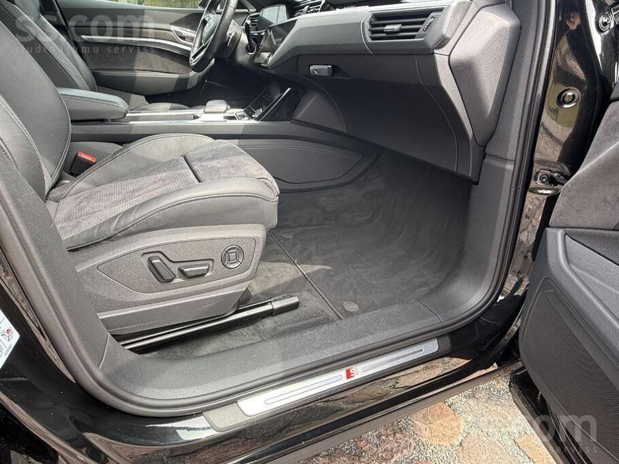 Melns Audi E-Tron 2021 Rīga, ar dzinēja tilpumu 0.00 L un nobraukumu 124 tūkst. km par 29555 €, foto 25 vietnē AUTOMOTO.COM.LV