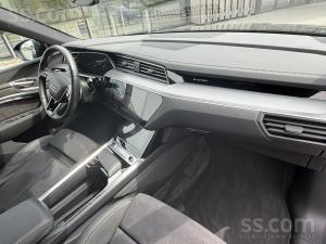 Melns Audi E-Tron 2021 Rīga, ar dzinēja tilpumu 0.00 L un nobraukumu 124 tūkst. km par 29555 €, foto 26 vietnē AUTOMOTO.COM.LV