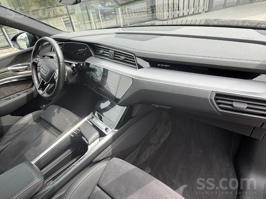 Melns Audi E-Tron 2021 Rīga, ar dzinēja tilpumu 0.00 L un nobraukumu 124 tūkst. km par 29555 €, foto 26 vietnē AUTOMOTO.COM.LV