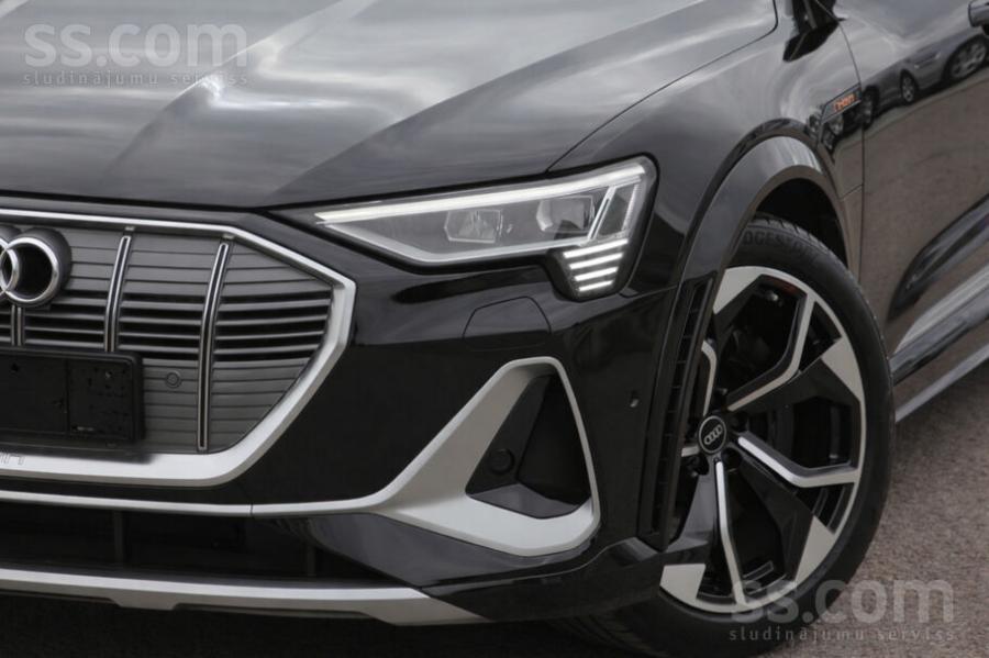 Черный Ауди E-Tron 2021 в Тукумс, объемом двигателя 0.00 л и пробегом 69 тыс. км за 43000 €, фото 13 на AUTOMOTO.COM.LV