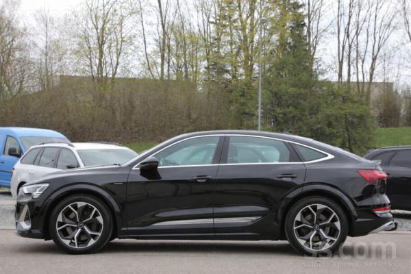 Melns Audi E-Tron 2021 Tukums, ar dzinēja tilpumu 0.00 L un nobraukumu 69 tūkst. km par 43000 €, foto 10 vietnē AUTOMOTO.COM.LV