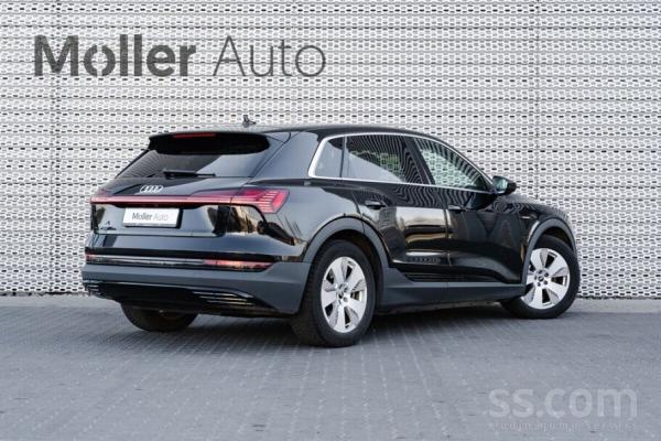 Melns Audi E-Tron 2021 Rīga, ar dzinēja tilpumu 0.00 L un nobraukumu 65 tūkst. km par 30900 €, foto 4 vietnē AUTOMOTO.COM.LV