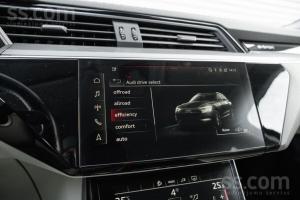 Черный Ауди E-Tron 2021 в Рига, объемом двигателя 0.00 л и пробегом 65 тыс. км за 30900 €, фото 21 на AUTOMOTO.COM.LV