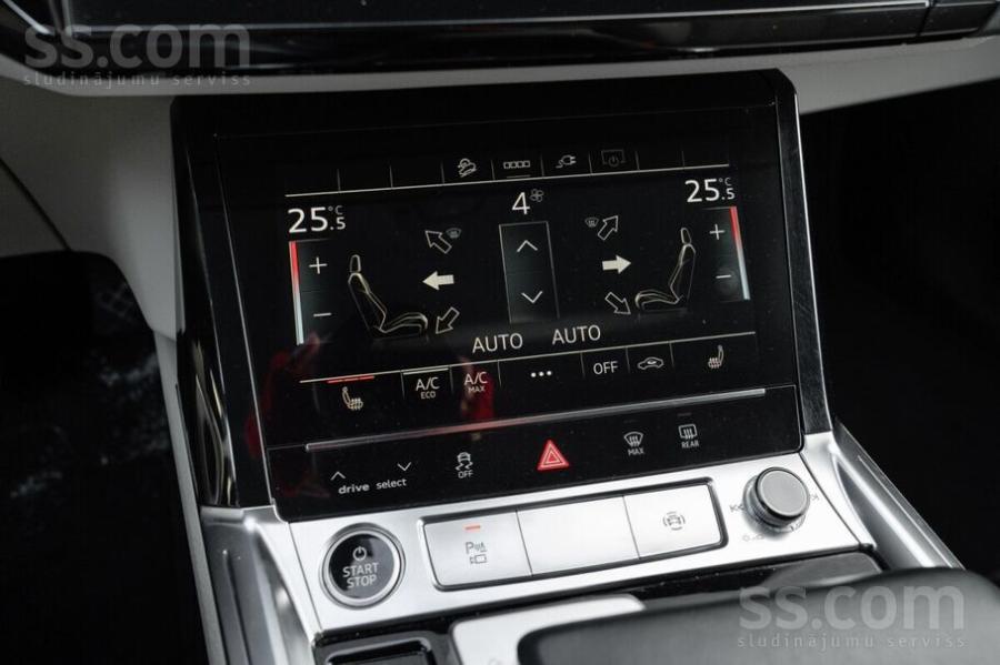 Черный Ауди E-Tron 2021 в Рига, объемом двигателя 0.00 л и пробегом 65 тыс. км за 30900 €, фото 26 на AUTOMOTO.COM.LV
