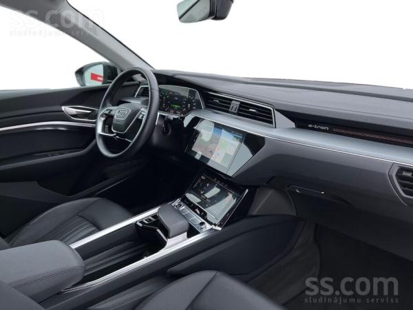 Black Audi E-Tron 2021 in Riga, with an engine capacity of 0.00 L and mileage of 37 thousand km for 29500 €, photo 6 on AUTOMOTO.COM.LV
