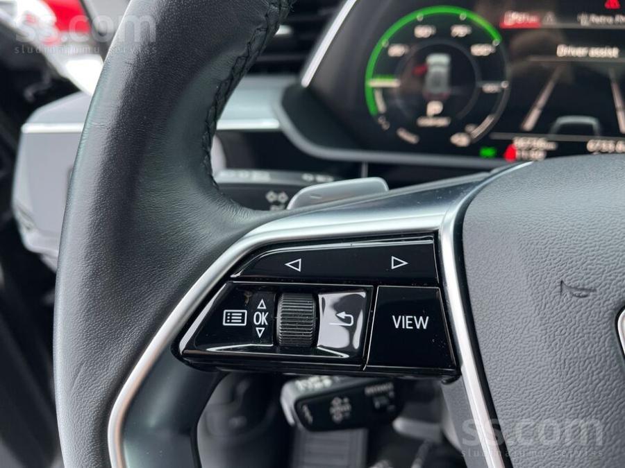Черный Ауди E-Tron 2021 в Рига, объемом двигателя 0.00 л и пробегом 37 тыс. км за 29500 €, фото 24 на AUTOMOTO.COM.LV