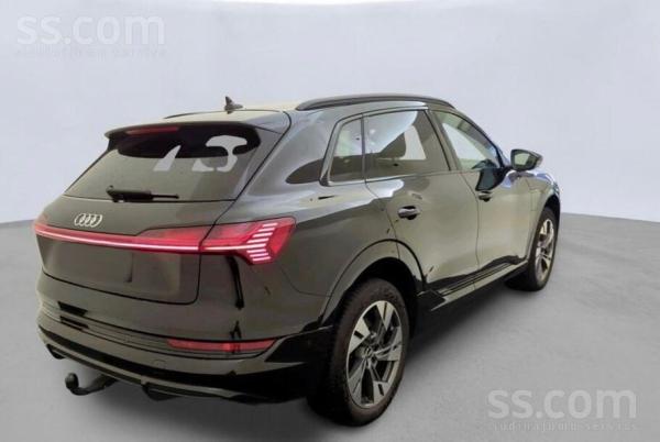Black Audi E-Tron 2021 in Riga, with an engine capacity of 0.00 L and mileage of 124 thousand km for 29550 €, photo 2 on AUTOMOTO.COM.LV