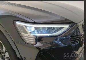 Black Audi E-Tron 2021 in Riga, with an engine capacity of 0.00 L and mileage of 124 thousand km for 29550 €, photo 4 on AUTOMOTO.COM.LV