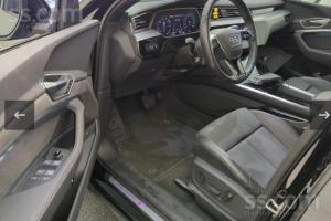 Black Audi E-Tron 2021 in Riga, with an engine capacity of 0.00 L and mileage of 124 thousand km for 29550 €, photo 7 on AUTOMOTO.COM.LV