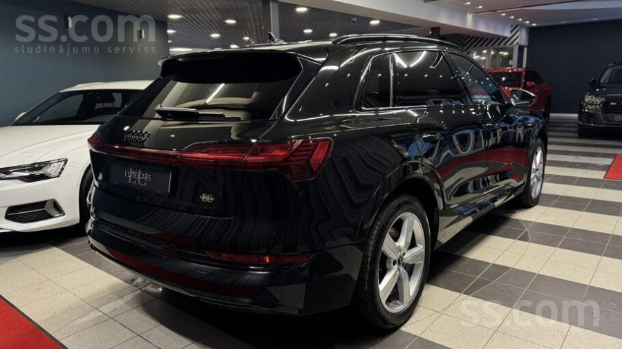 Melns Audi E-Tron 2021 Rīga, ar dzinēja tilpumu 0.00 L un nobraukumu 85 tūkst. km par 29990 €, foto 6 vietnē AUTOMOTO.COM.LV