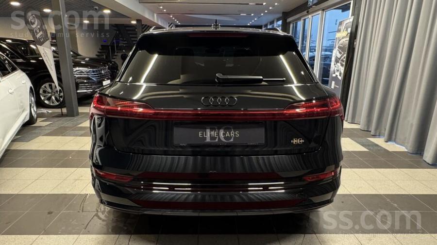 Melns Audi E-Tron 2021 Rīga, ar dzinēja tilpumu 0.00 L un nobraukumu 85 tūkst. km par 29990 €, foto 7 vietnē AUTOMOTO.COM.LV