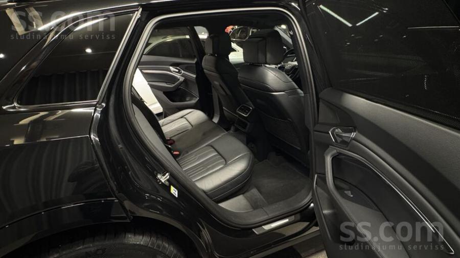 Melns Audi E-Tron 2021 Rīga, ar dzinēja tilpumu 0.00 L un nobraukumu 85 tūkst. km par 29990 €, foto 14 vietnē AUTOMOTO.COM.LV