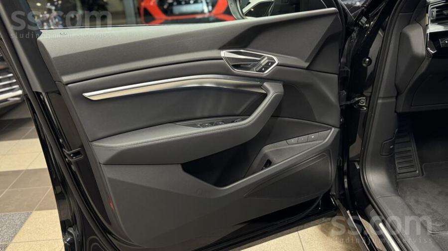 Melns Audi E-Tron 2021 Rīga, ar dzinēja tilpumu 0.00 L un nobraukumu 85 tūkst. km par 29990 €, foto 22 vietnē AUTOMOTO.COM.LV