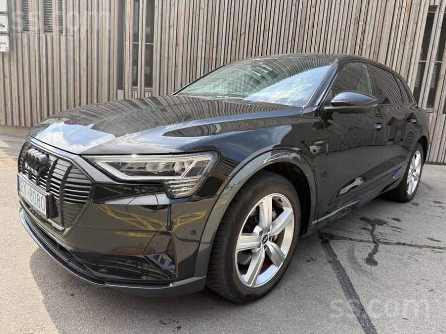 Черный Ауди E-Tron 2021 в Рига, объемом двигателя 0.00 л и пробегом 94 тыс. км за 26950 €, фото 1 на AUTOMOTO.COM.LV