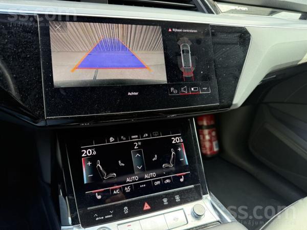 Black Audi E-Tron 2021 in Riga, with an engine capacity of 0.00 L and mileage of 94 thousand km for 26950 €, photo 6 on AUTOMOTO.COM.LV