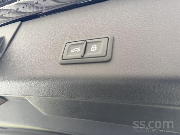 Black Audi E-Tron 2021 in Riga, with an engine capacity of 0.00 L and mileage of 94 thousand km for 26950 €, photo 7 on AUTOMOTO.COM.LV