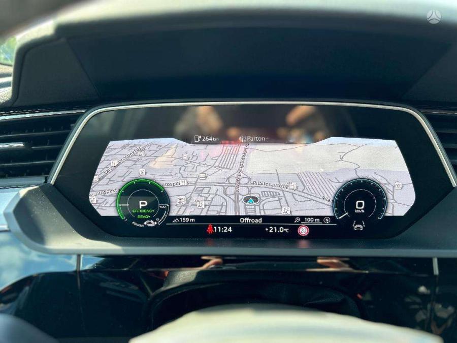 Черный Ауди E-Tron 2021 в Вильнюс, объемом двигателя 0.00 л и пробегом 28 тыс. км за 31000 €, фото 6 на AUTOMOTO.COM.LV