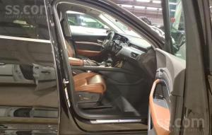 Black Audi E-Tron 2021 in Riga, with an engine capacity of 0.00 L and mileage of 120 thousand km for 28990 €, photo 5 on AUTOMOTO.COM.LV