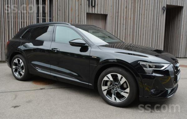 Melns Audi E-Tron 2021 Rīga, ar dzinēja tilpumu 0.00 L un nobraukumu 125 tūkst. km par 25990 €, foto 4 vietnē AUTOMOTO.COM.LV