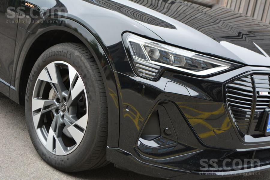Melns Audi E-Tron 2021 Rīga, ar dzinēja tilpumu 0.00 L un nobraukumu 125 tūkst. km par 25990 €, foto 7 vietnē AUTOMOTO.COM.LV