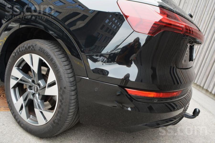 Melns Audi E-Tron 2021 Rīga, ar dzinēja tilpumu 0.00 L un nobraukumu 125 tūkst. km par 25990 €, foto 9 vietnē AUTOMOTO.COM.LV