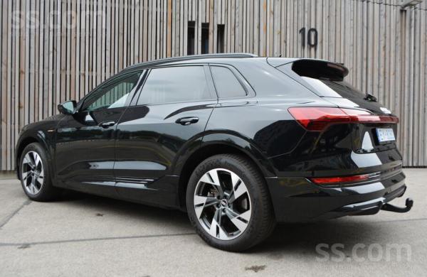 Melns Audi E-Tron 2021 Rīga, ar dzinēja tilpumu 0.00 L un nobraukumu 125 tūkst. km par 25990 €, foto 9 vietnē AUTOMOTO.COM.LV