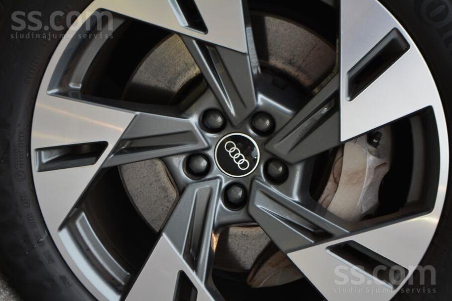 Melns Audi E-Tron 2021 Rīga, ar dzinēja tilpumu 0.00 L un nobraukumu 125 tūkst. km par 25990 €, foto 13 vietnē AUTOMOTO.COM.LV