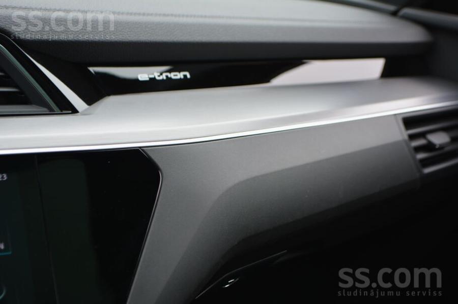 Melns Audi E-Tron 2021 Rīga, ar dzinēja tilpumu 0.00 L un nobraukumu 125 tūkst. km par 25990 €, foto 17 vietnē AUTOMOTO.COM.LV
