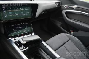 Melns Audi E-Tron 2021 Rīga, ar dzinēja tilpumu 0.00 L un nobraukumu 125 tūkst. km par 25990 €, foto 24 vietnē AUTOMOTO.COM.LV