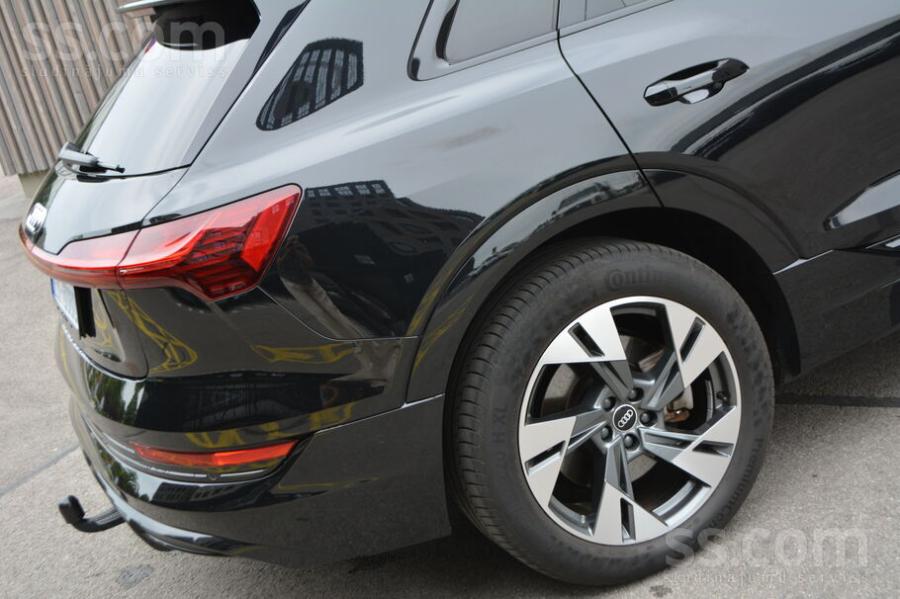 Melns Audi E-Tron 2021 Rīga, ar dzinēja tilpumu 0.00 L un nobraukumu 125 tūkst. km par 25990 €, foto 29 vietnē AUTOMOTO.COM.LV