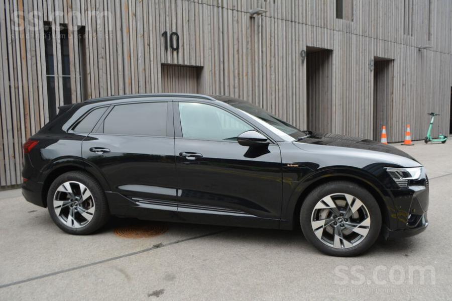 Melns Audi E-Tron 2021 Rīga, ar dzinēja tilpumu 0.00 L un nobraukumu 125 tūkst. km par 25990 €, foto 32 vietnē AUTOMOTO.COM.LV